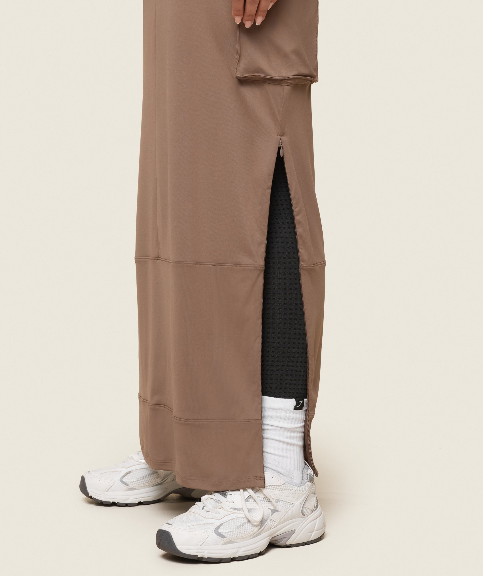 Abaya Gymshark GS x Leana Deeb en Soul Brown: Elegancia y Comodidad ...